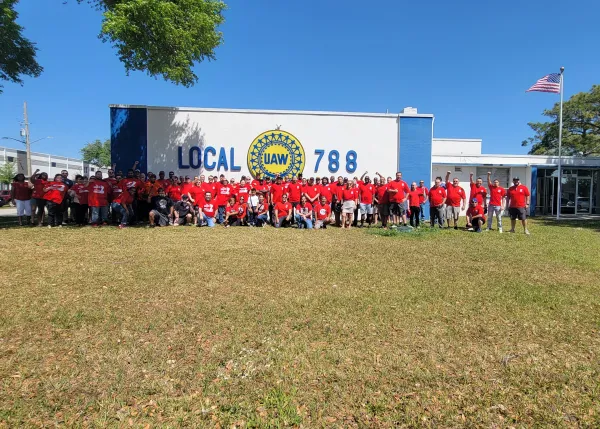 Local 788 Shows Solidarity With Bargaining Committee | UAW 3047